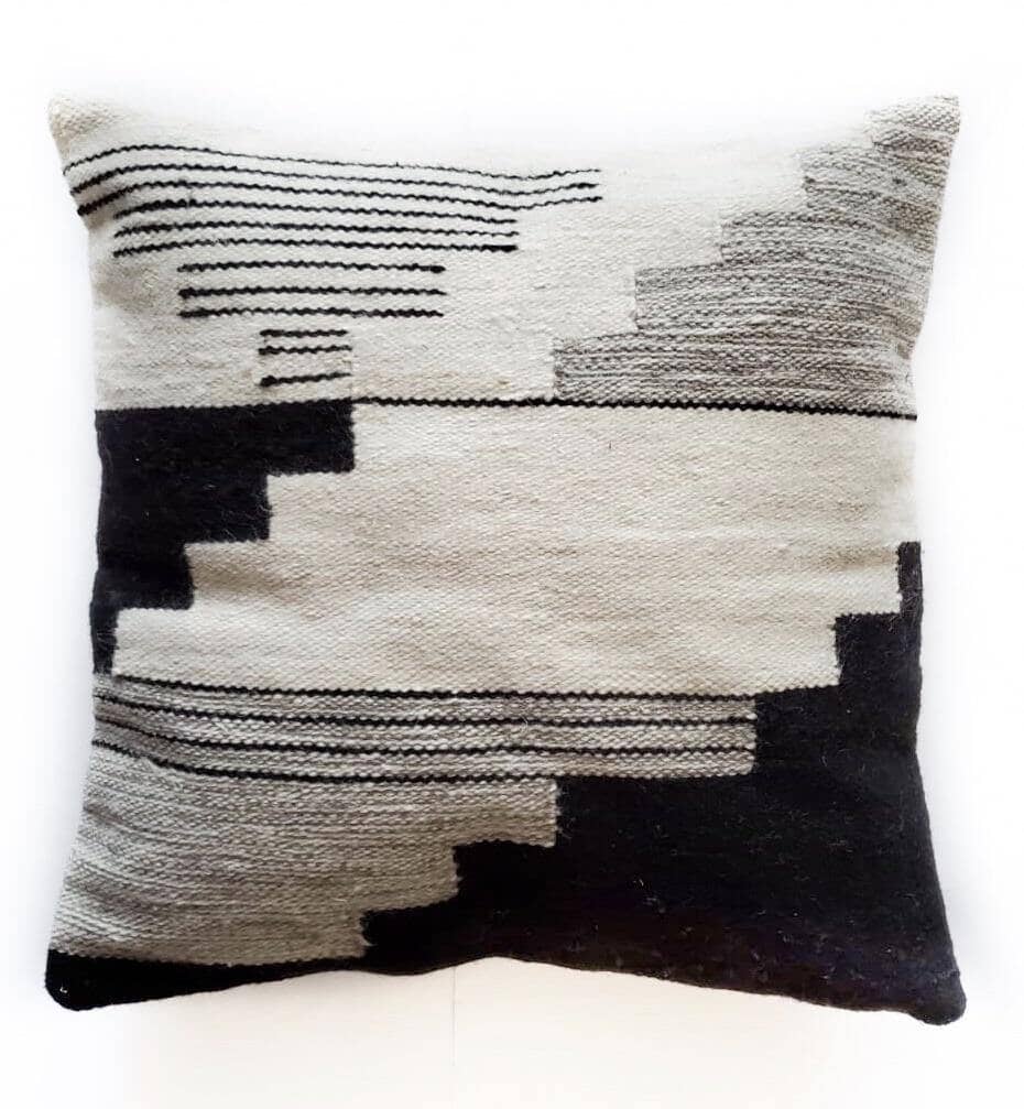 Boho Set of 4 Handwoven Throw Pillows – MUMO TORONTO
